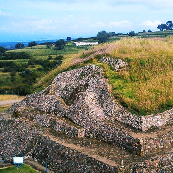 Zona Arqueológica de Cerritos de San Cristóbal Tepatlaxco - Destinos México