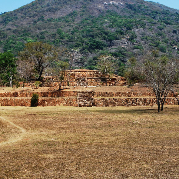 Zona Arqueológica de Tehuacalco - Destinos México